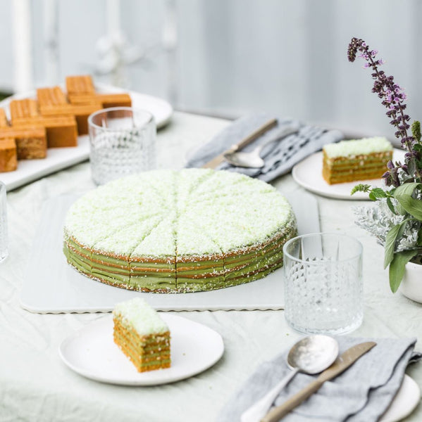 Traditional Round - Pandan-coconut – THE HONEYCAKE